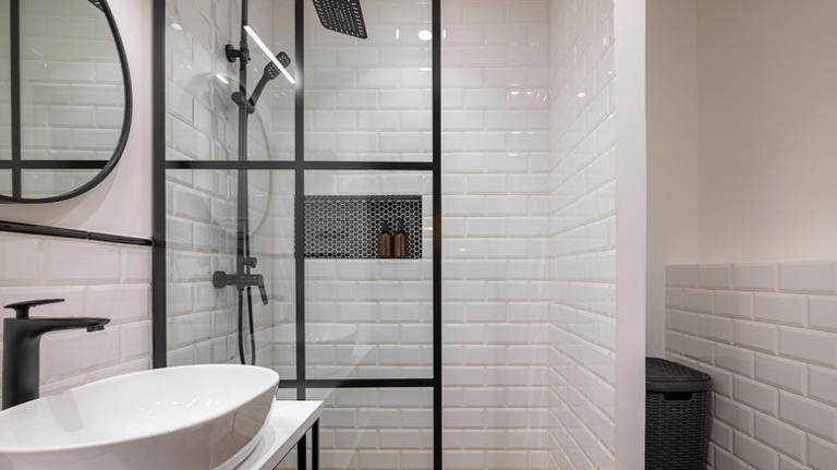 Brilliant Walk In Shower Ideas For Small Bathrooms To Maximize Space