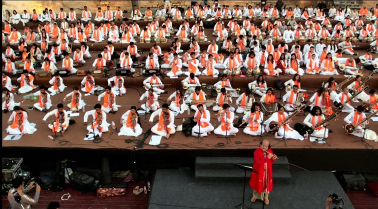 Mumbai Based Flautist Pandit Ronu Majumdar Sets Guinness World Record ...