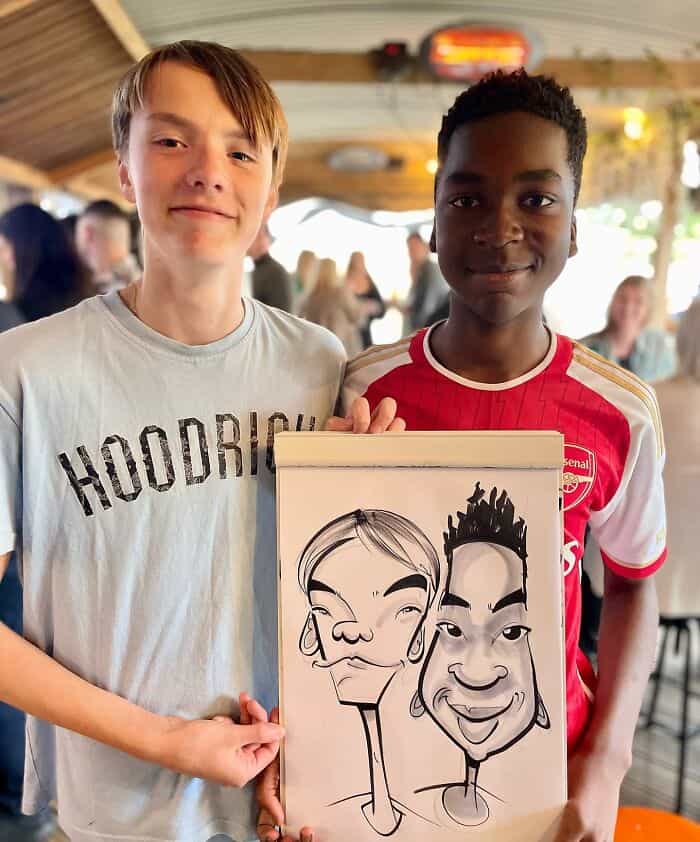 30 Times This Caricature Artist Roasted People With Hilarious Portraits