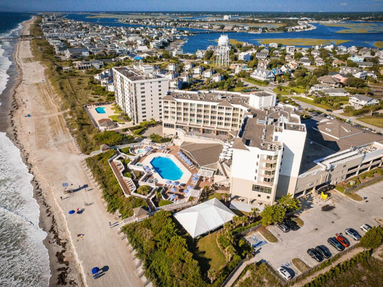 A Beachfront Retreat at the Holiday Inn Resort Lumina on Wrightsville ...
