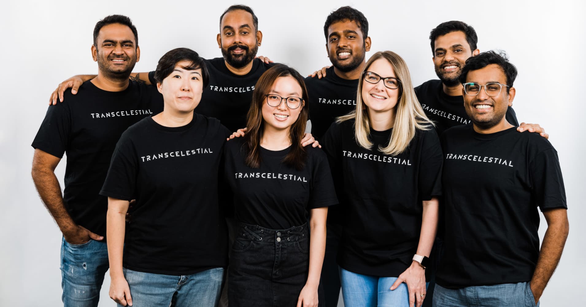 This 36-year-old sci-fi 'nerd' quit his banking job to start a deep ...