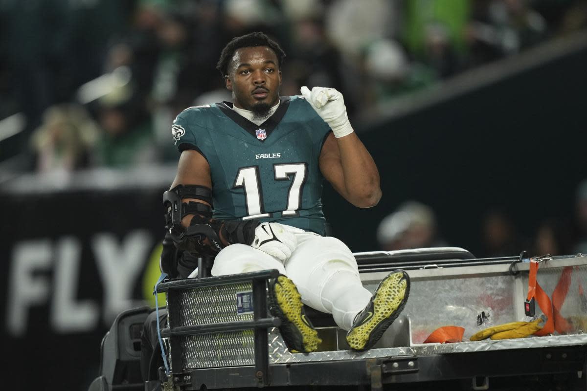 Eagles Lead Packers Despite 2 Key Defensive Injuries