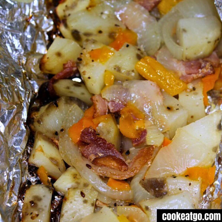 Easy Grilled Foil Packet Potatoes!