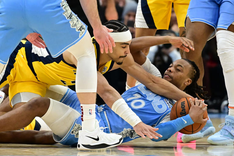 Cavs fall to Pacers, snapping Cleveland's 12-game winning streak