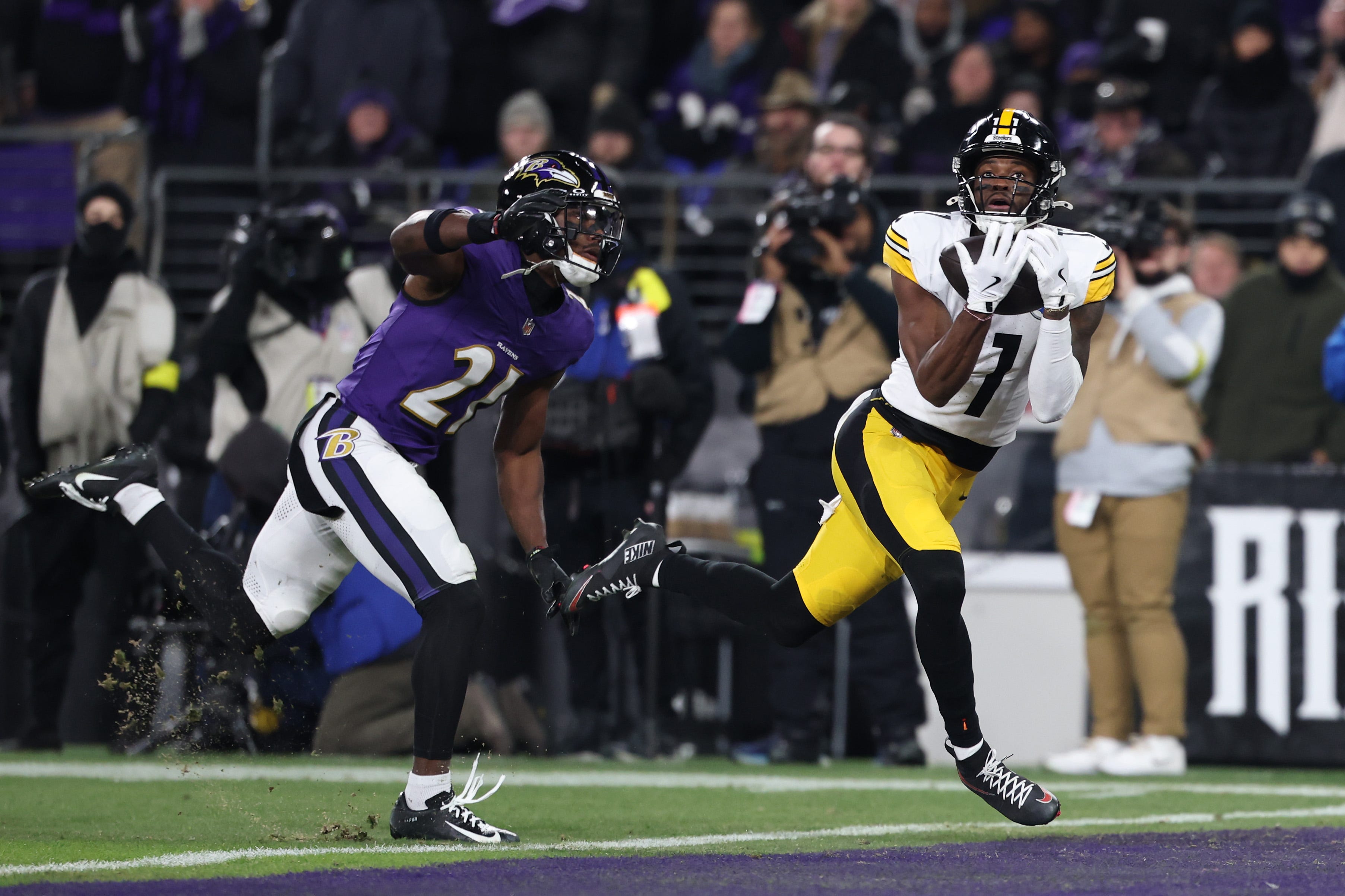 Van Jefferson, former Steelers WR and Ravenwood alum, signs with ...