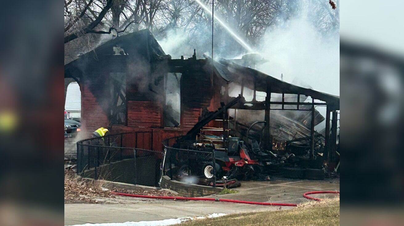 Lincoln Fire and Rescue responds to blaze at NuMark Golf Course