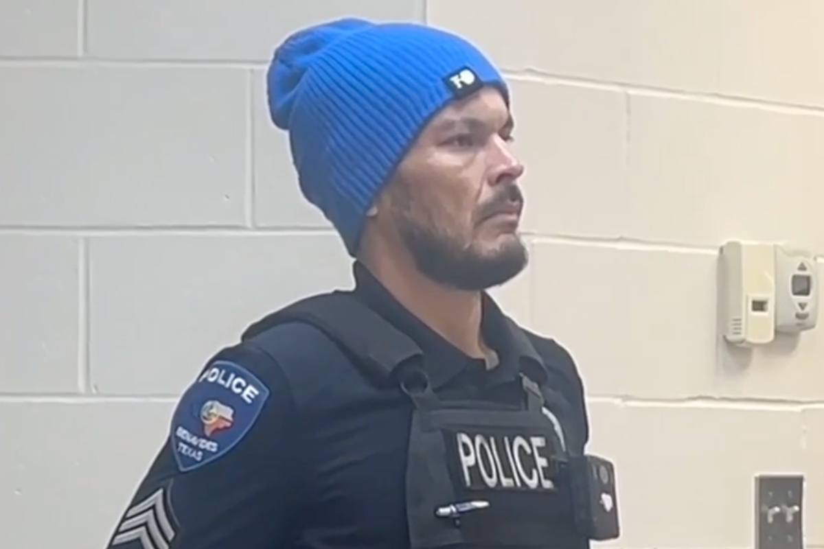 Cop Fired for Giving Homeless Man Poop Sandwich Lands New Job in Uniform