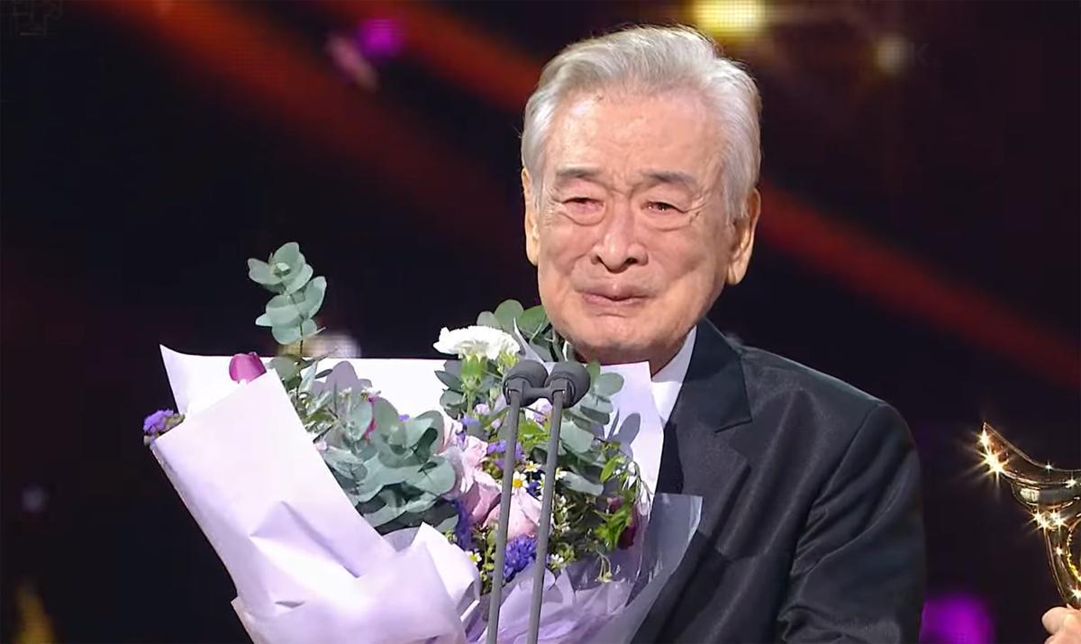 90세 이순재 생애 첫 연기대상 “오래 살다보니…”