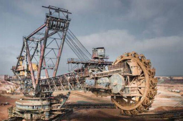 Inside 'world's largest land vehicle' that's taller than the Statue of ...