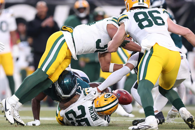 Former Packers player forces disaster fumble for Green Bay on opening kickoff in playoff game vs ...