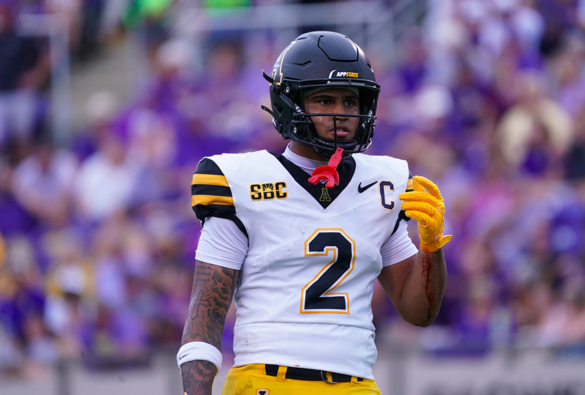 Major College Football Program Adds 800-Yard Receiver Via Transfer Portal