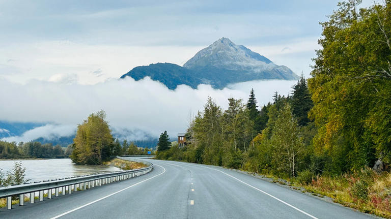 One Of The North's Most Spectacular Drives Is A Legendary Alaskan Road ...