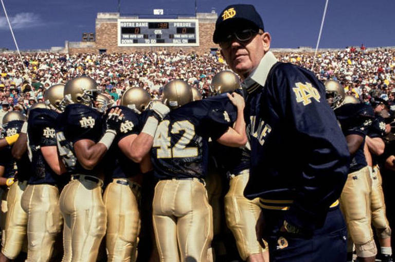 Notre Dame legend Lou Holtz provides health update as Ohio State plans ...