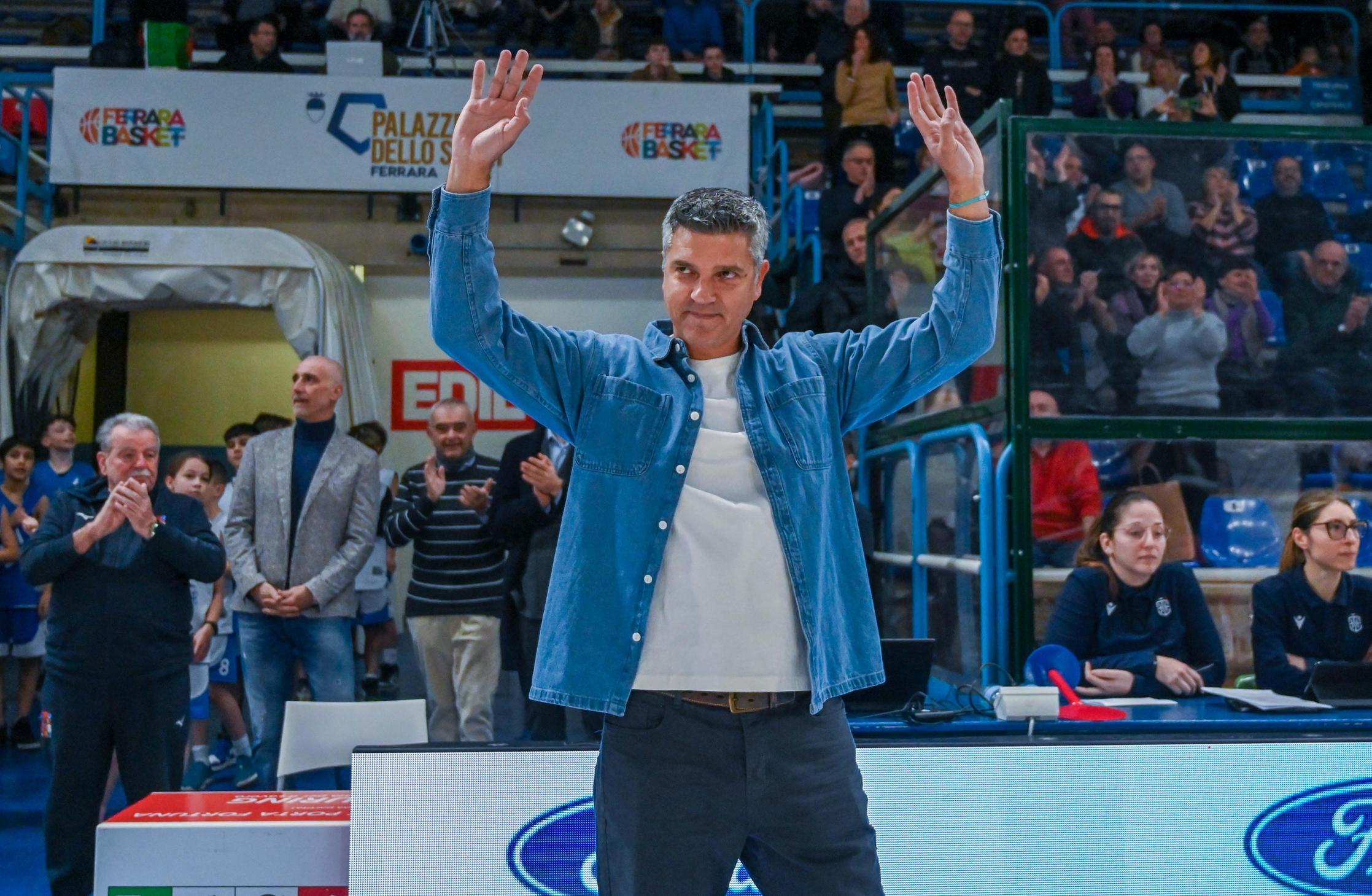 Un’ovazione per Daniel: "Bello far parte della vostra storia». Foto e ...