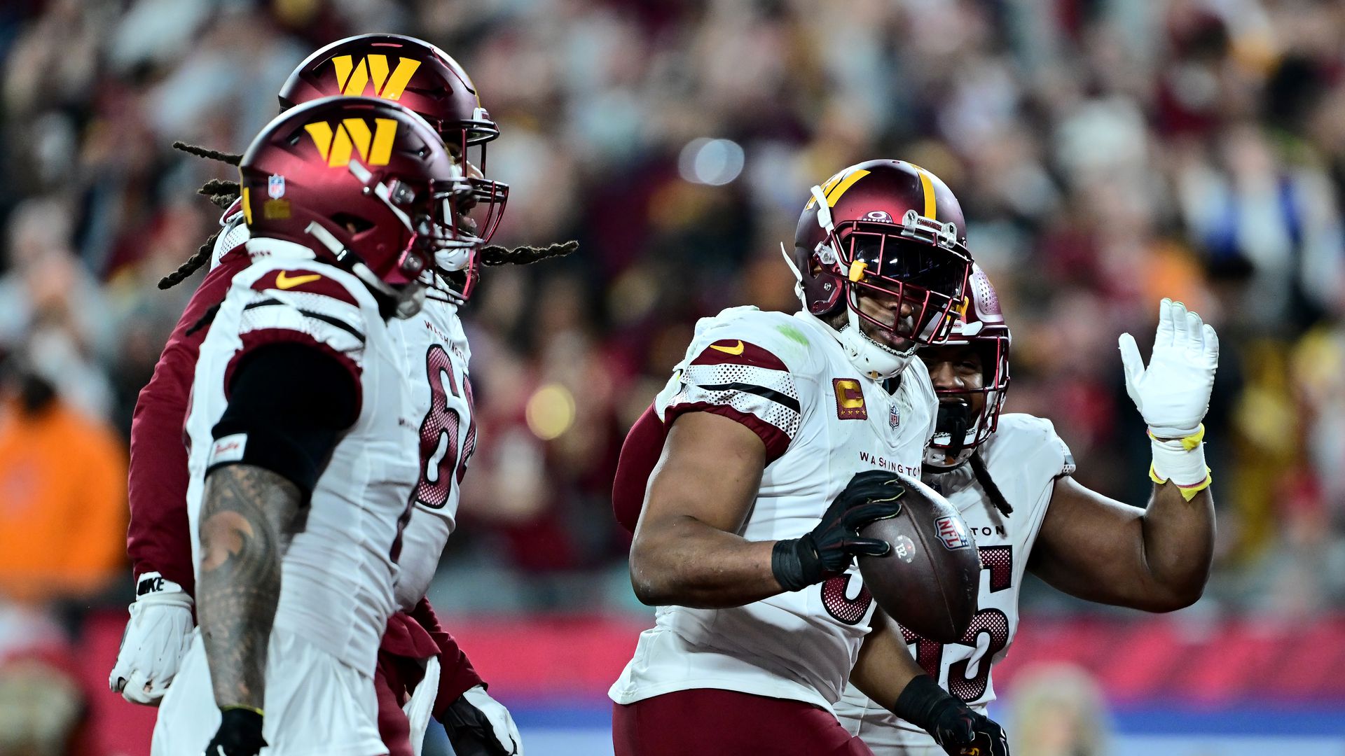 Bobby Wagner plays big role in ending Commanders’ playoff win drought