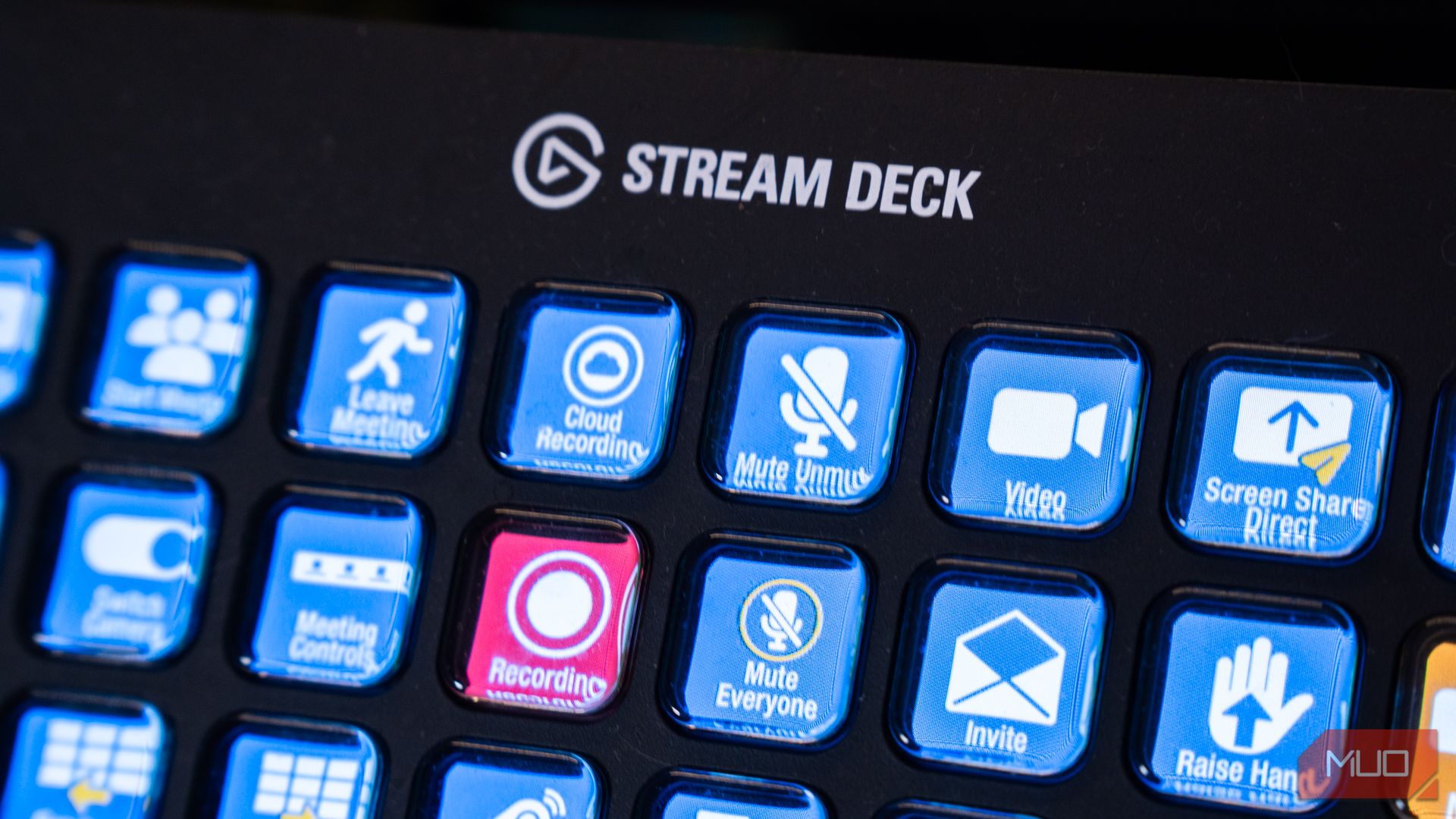 How I Use My Stream Deck to Control Zoom and Discord Calls