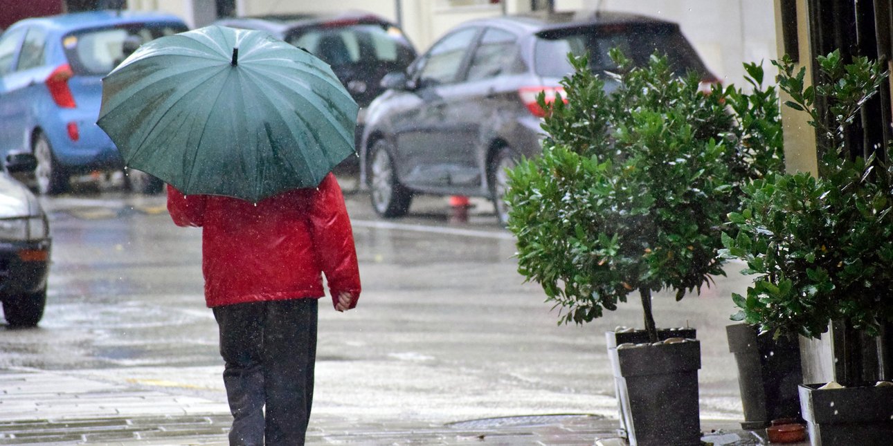 Προ των πυλών η νέα κακοκαιρία - Ξανά στο επίκεντρο τα νότια προάστια ...