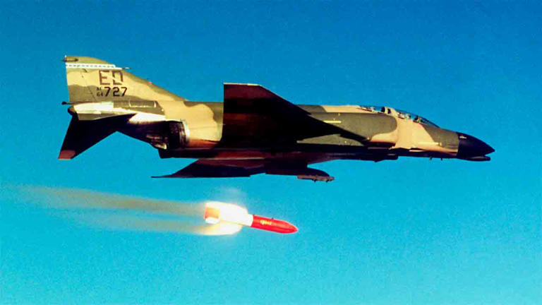 Bom Nuklir Terkuat dalam Arsenal Amerika Serikat