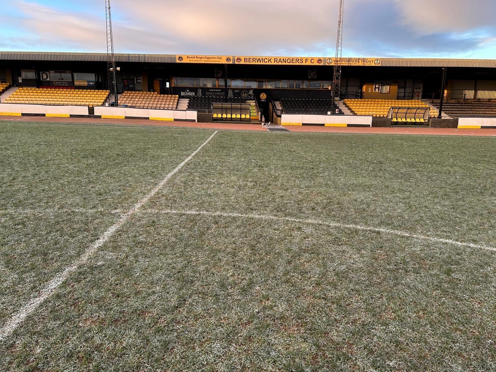 New Berwick boss Haynes first game in charge put on ice as Shielfield ...