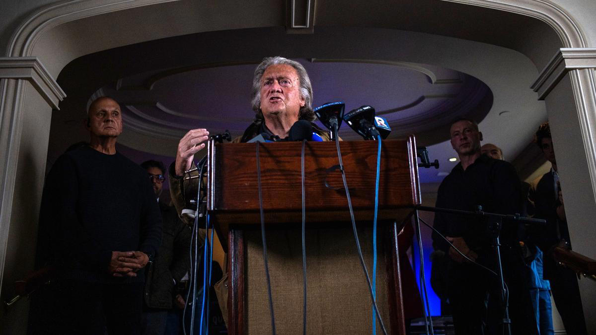 Guerra en el trumpismo ultra: Steve Bannon llama “racista” a Elon Musk ... Guerra en el trumpismo ultra: Steve Bannon llama “racista” a Elon Musk ...