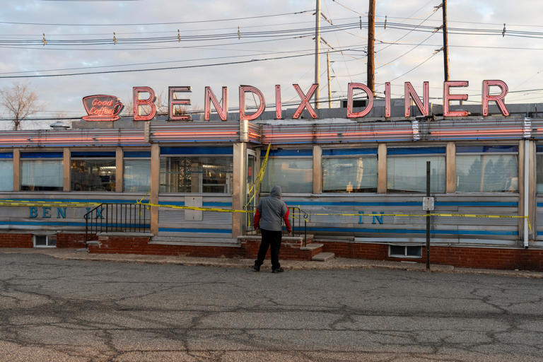 Bendix Diner listed for $2.5M after officials closed it. Here's what ...