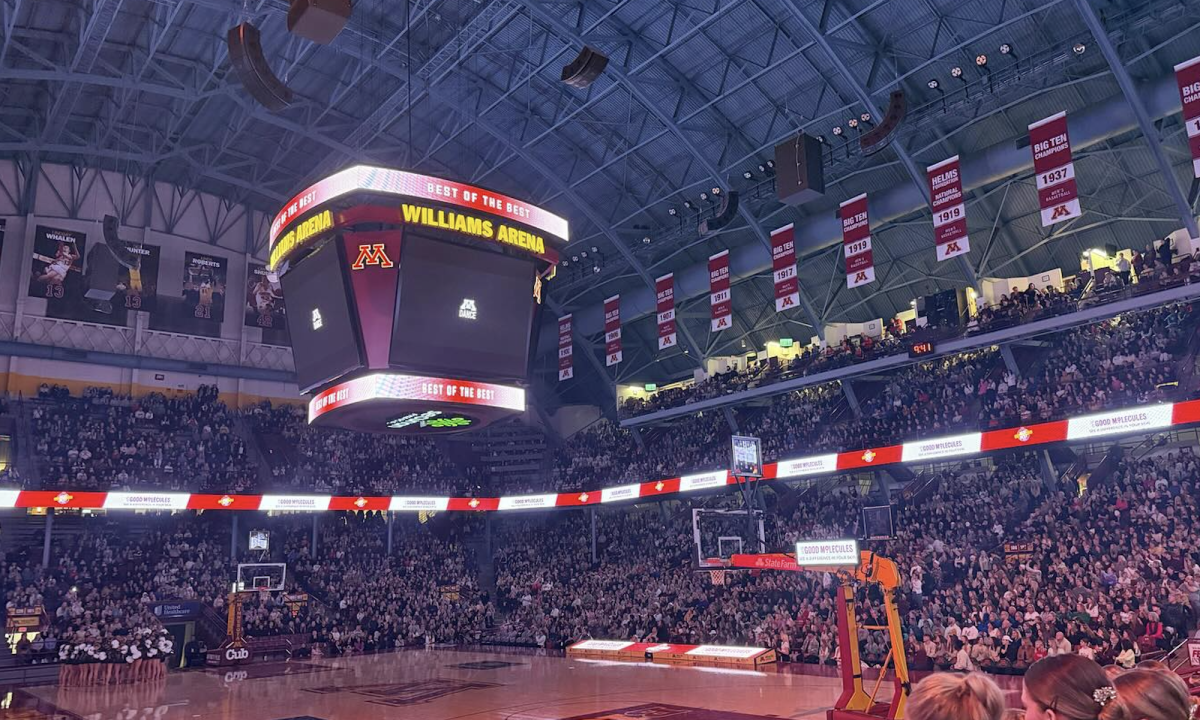 A year after viral performance, fans pack the Williams Arena for U of M ...