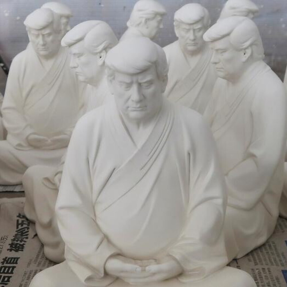 Diventa virale in Cina la statua di Trump - Buddha
