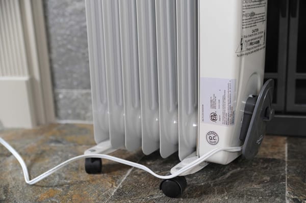 Space heaters cause 4 out of 5 home heating fire deaths. Here's how to ...