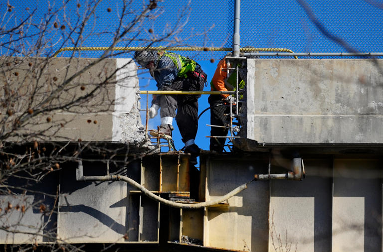 Extremely cold temperatures may freeze up progress on Big Mac bridge ...