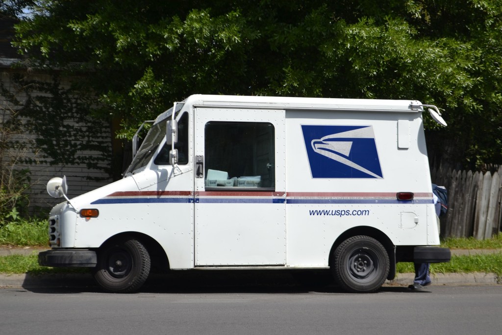 USPS Resumes Mail Delivery in LA