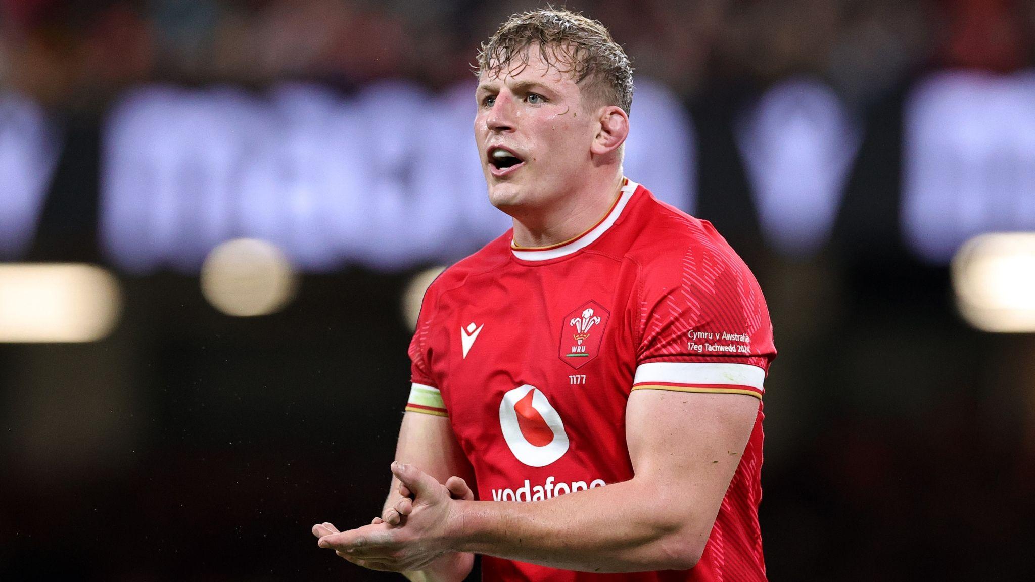 Wales named uncapped Edwards and Mee for Six Nations