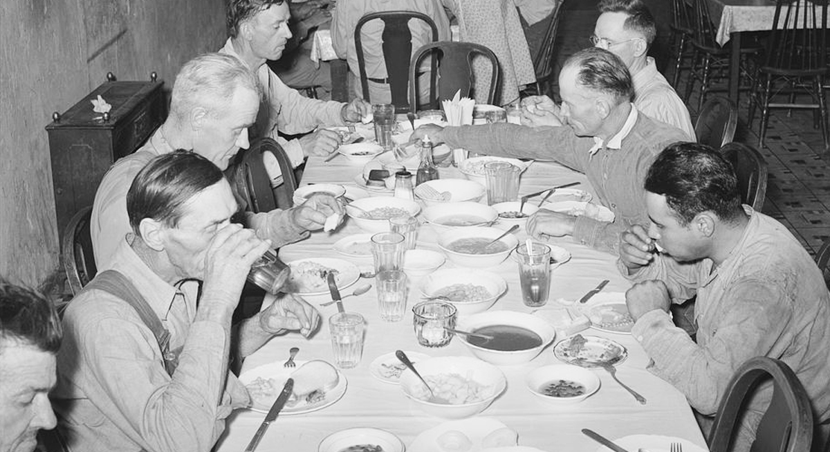 12 Typical American Dinners in the 1800s