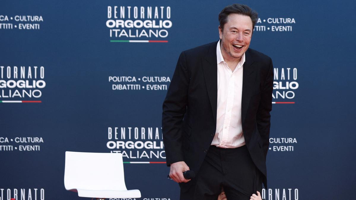 Elon Musk's companies stop registering their accounts in Spain