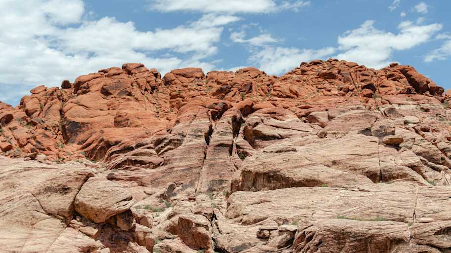Climber Sets New Record on Classic Red Rock Route, Video Goes Viral