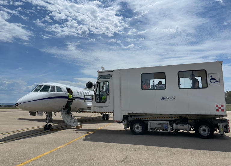Ragazza di 14 anni trasferita d'urgenza da Palermo a Milano con un volo ... Ragazza di 14 anni trasferita d'urgenza da Palermo a Milano con un volo ...