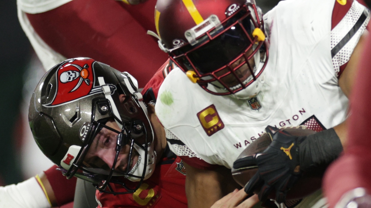 Buccaneers Wasted Chances in Playoff Loss to Commanders