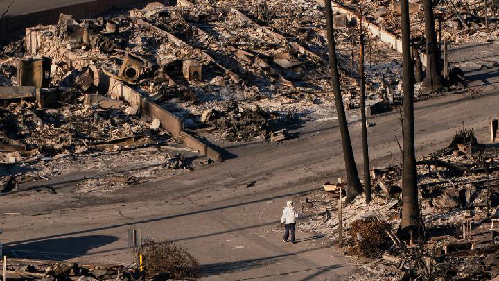 Kebakaran Los Angeles Bakal Tambah Parah karena Angin Santa Ana Kebakaran Los Angeles Bakal Tambah Parah karena Angin Santa Ana