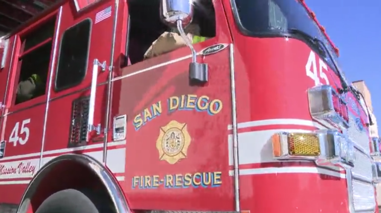 Fire breaks out at San Diego apartment complex