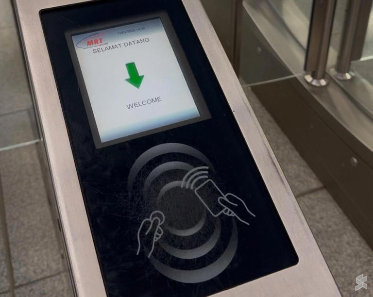 MRT now accepts credit and debit cards including Apple Pay and Samsung ...