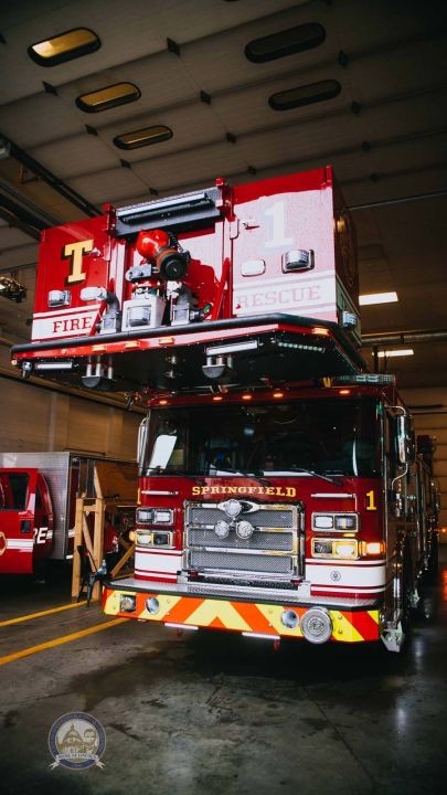 Springfield Fire Dept. extinguishes building fire