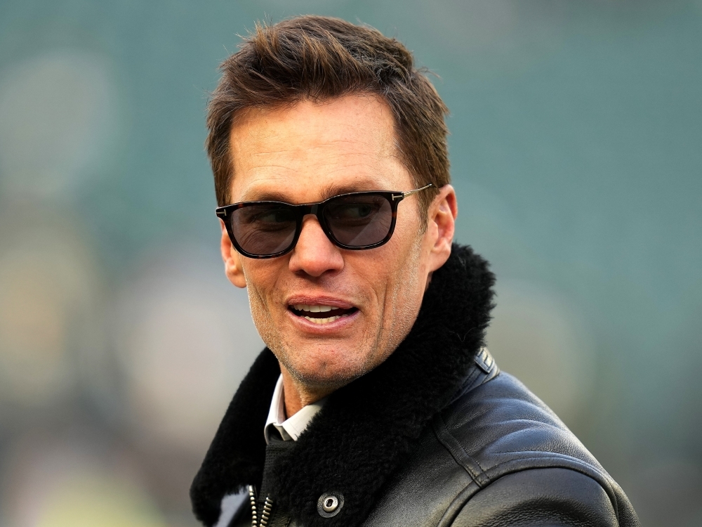 Tom Brady ripped again for on-air mistakes during Eagles-Packers ...