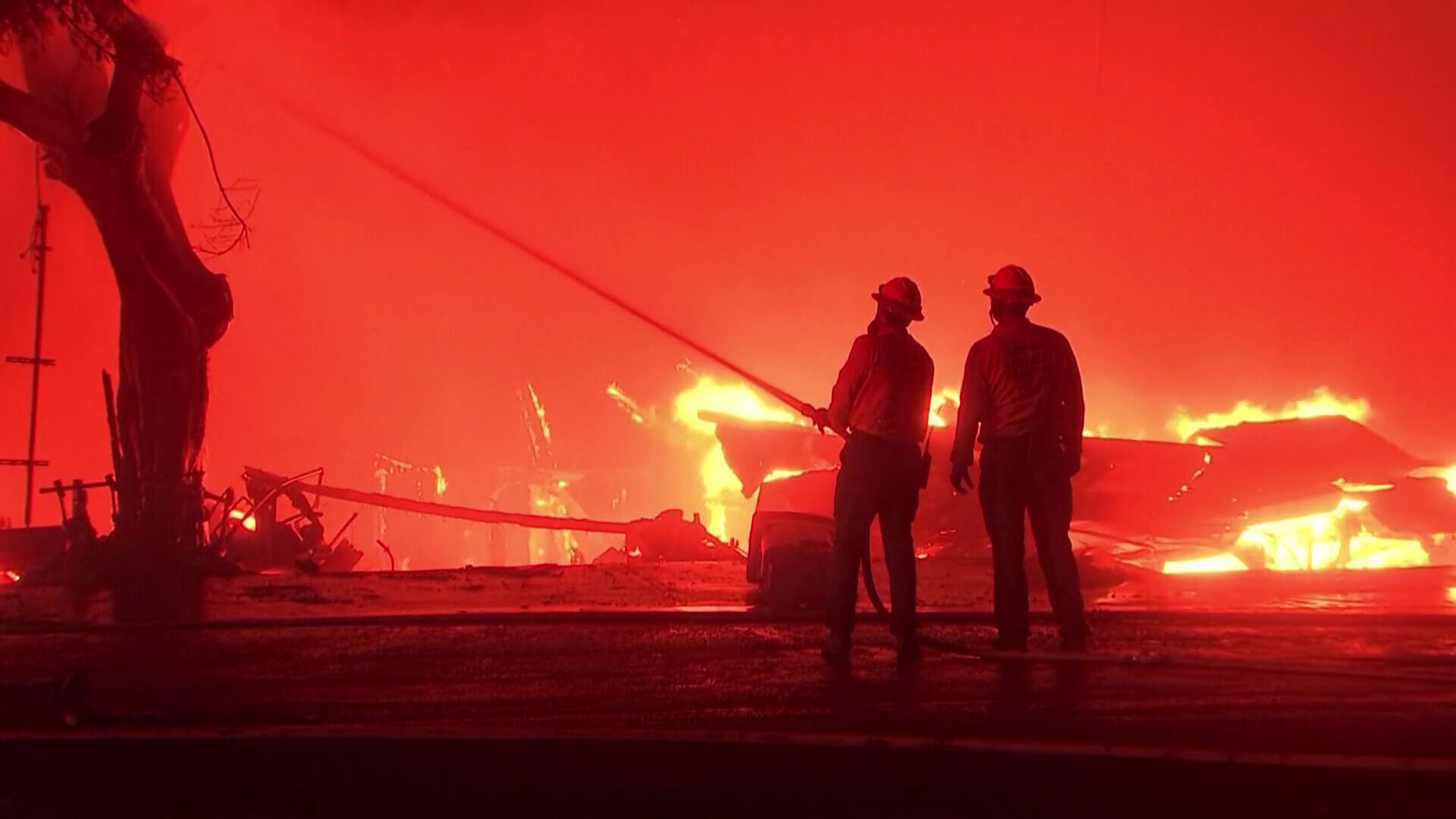 Firefighters from Texarkana head to Los Angeles to help with wildfires
