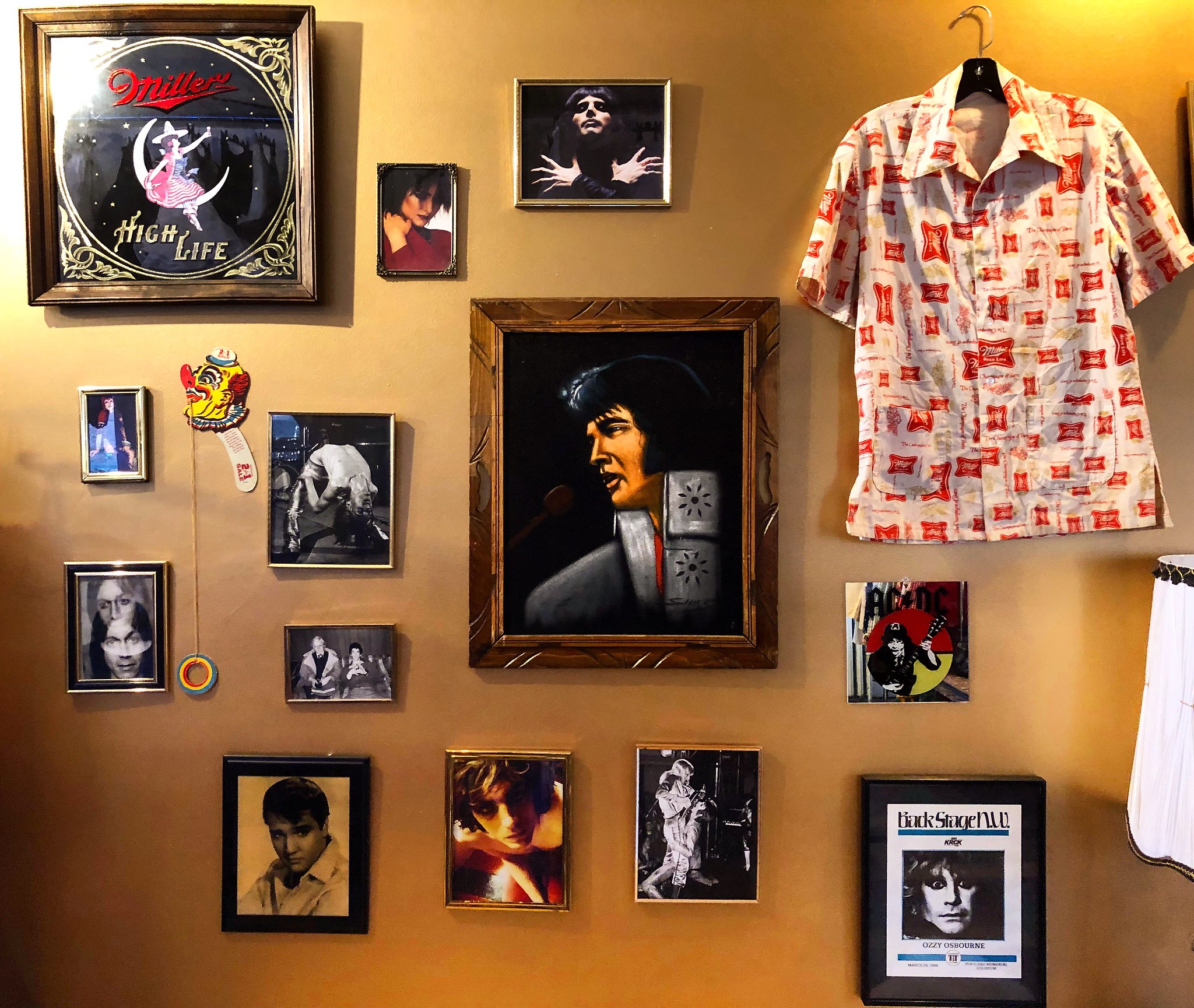 20 DIY projects using retro posters to personalize your space