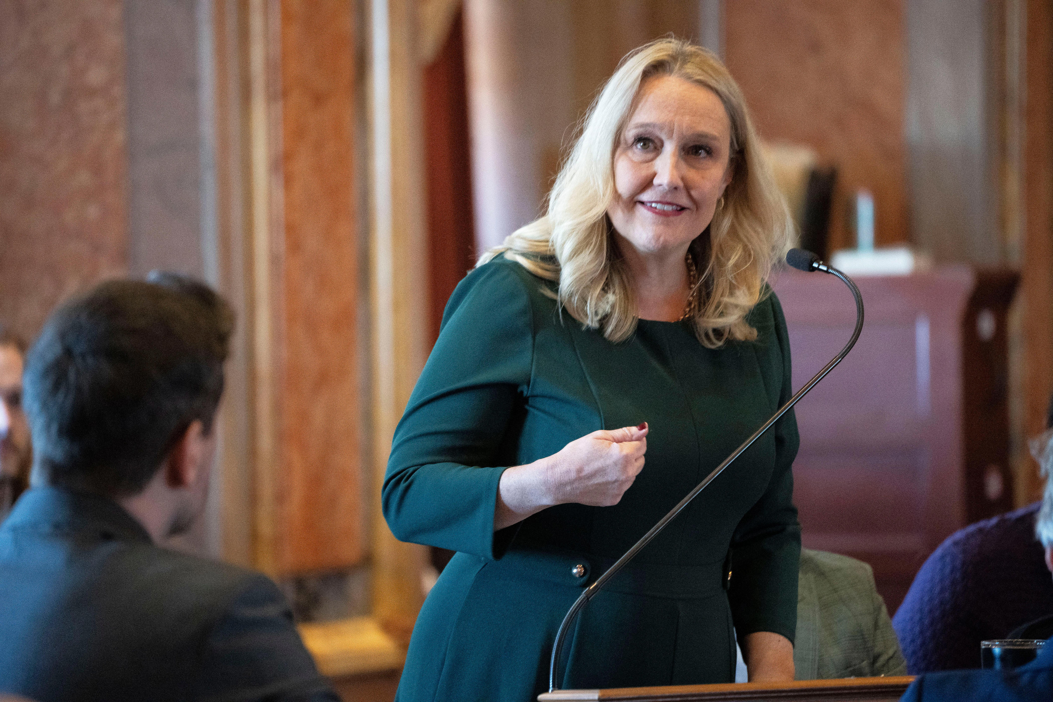 Iowa Republicans tout 'common sense' agenda as supermajority gavels in ...