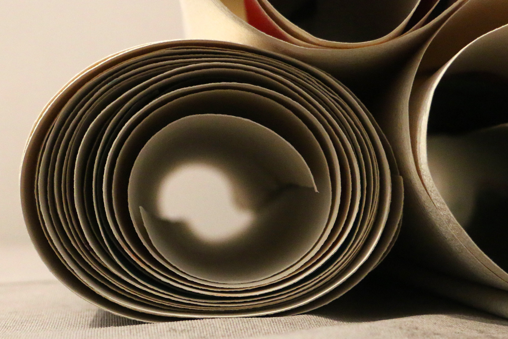 20 Iconic Retro Wall Patterns to Bring Back Bold Statement Walls