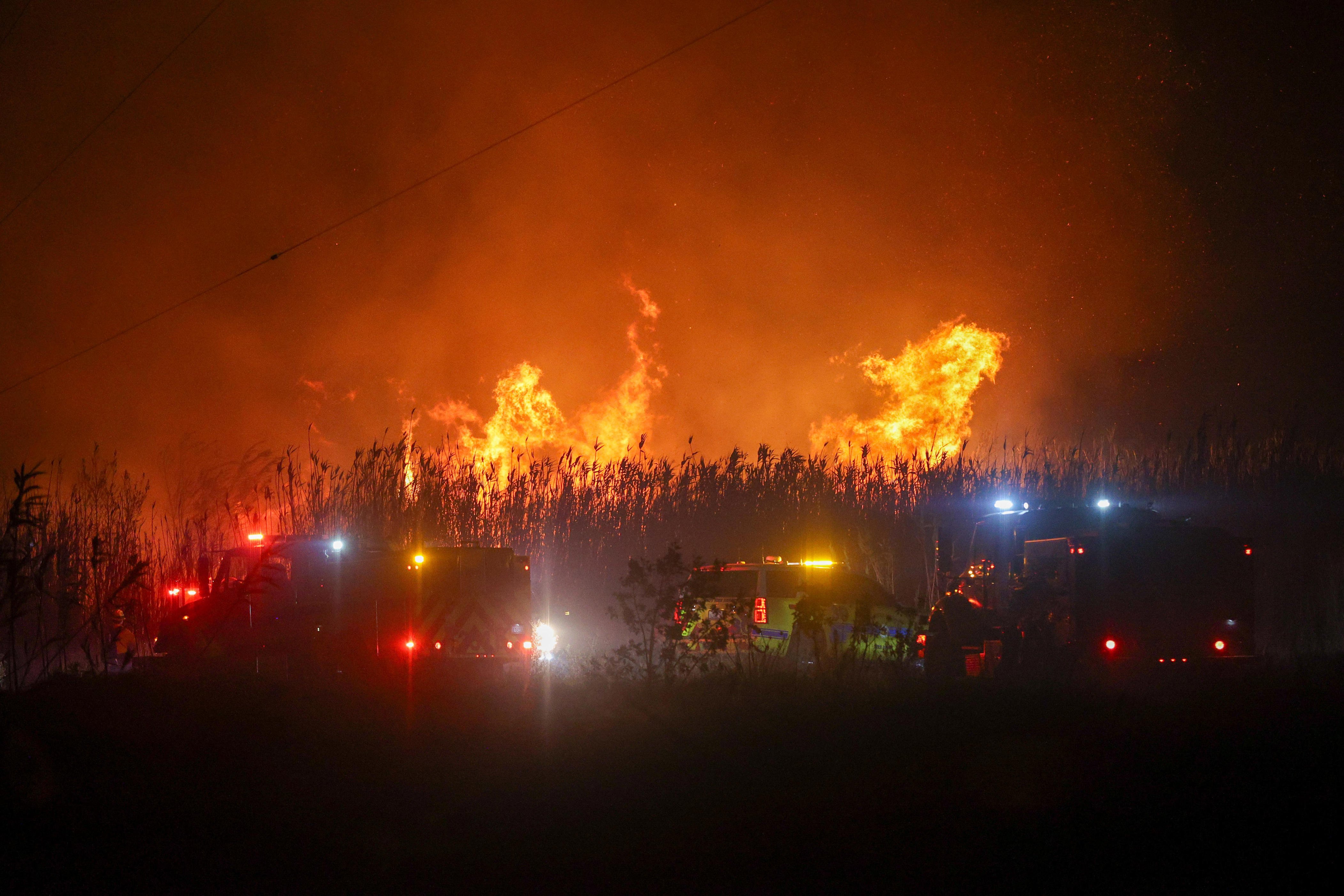 Palisades and Eaton fire containment continues as dangerous weather may ...