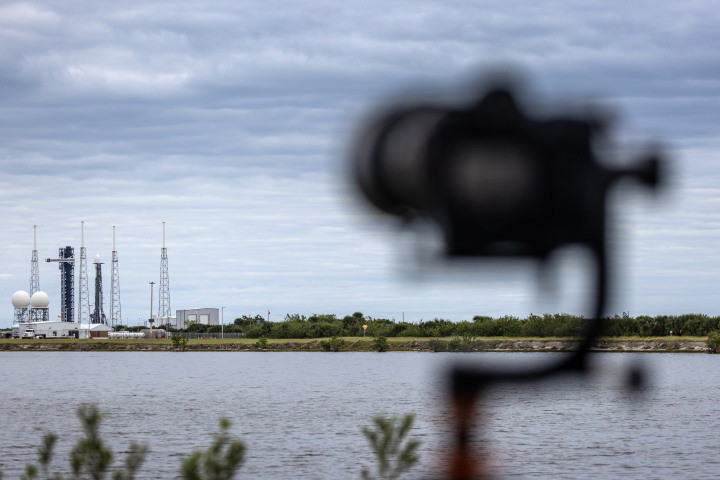 Foguetão americano envia hoje dois pequenos satélites portugueses para ... Foguetão americano envia hoje dois pequenos satélites portugueses para ...