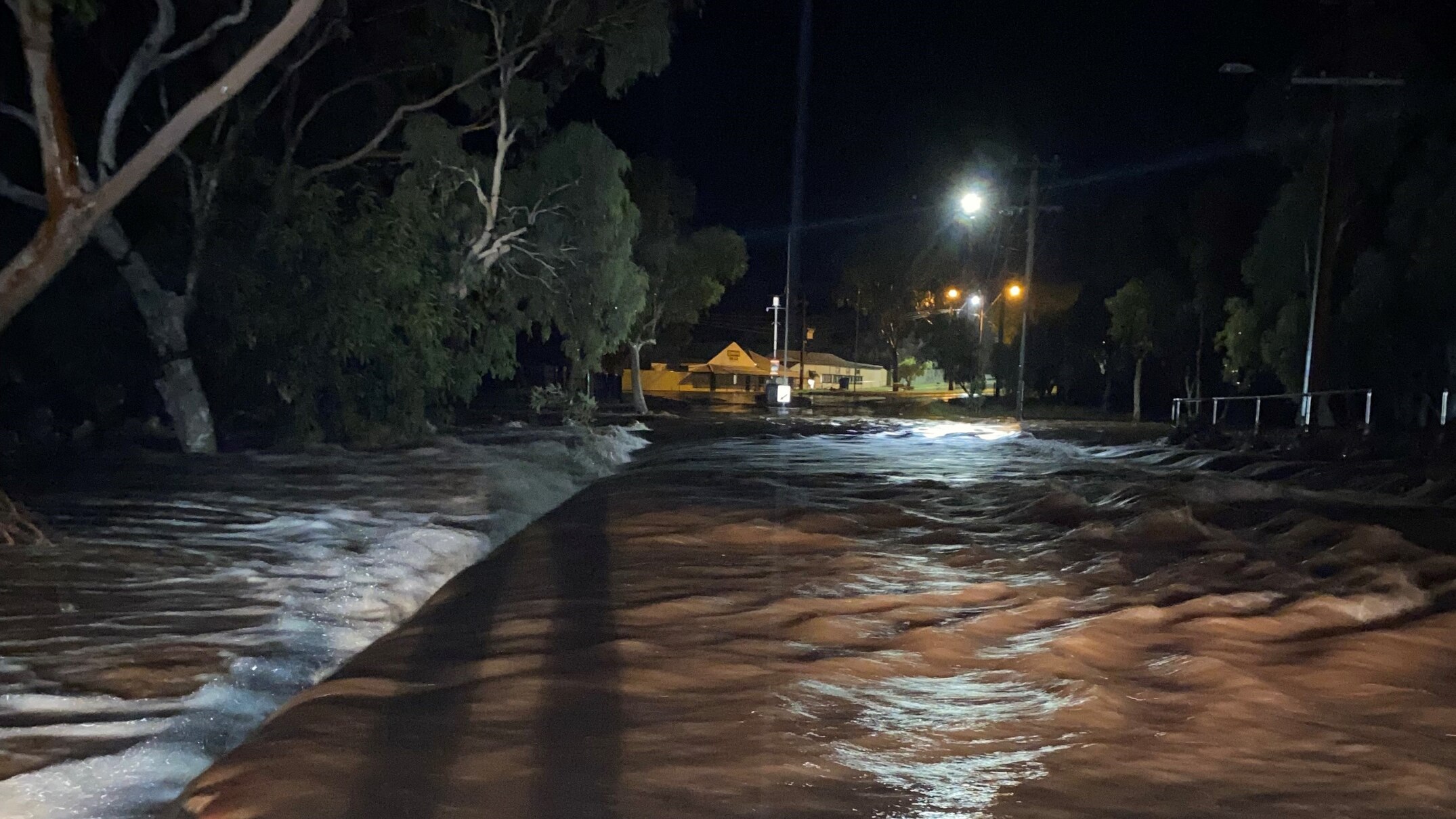 Marble Bar flooded after 100mm of heavy rain, major WA highway reopens