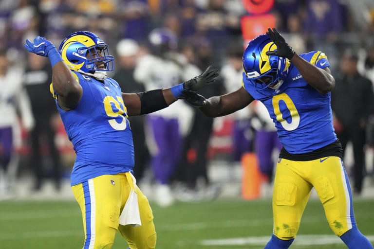Rams overwhelm Vikings 27-9 in wild-card playoff game moved to Arizona ...