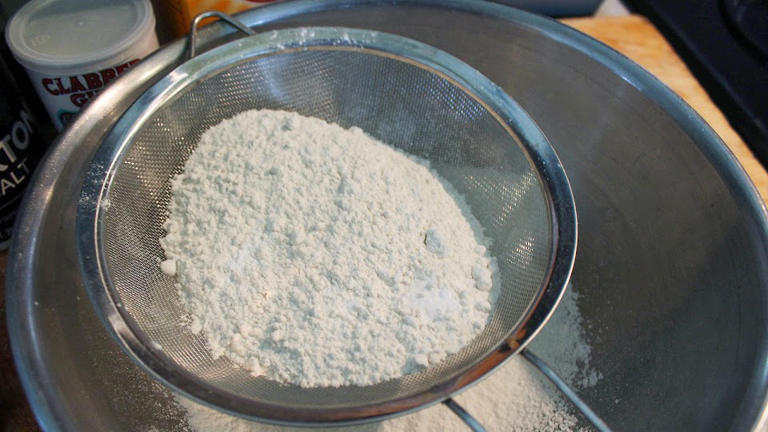 This Is An Old-fashioned Banana Bread Recipe That's Delicious - Mary's ...